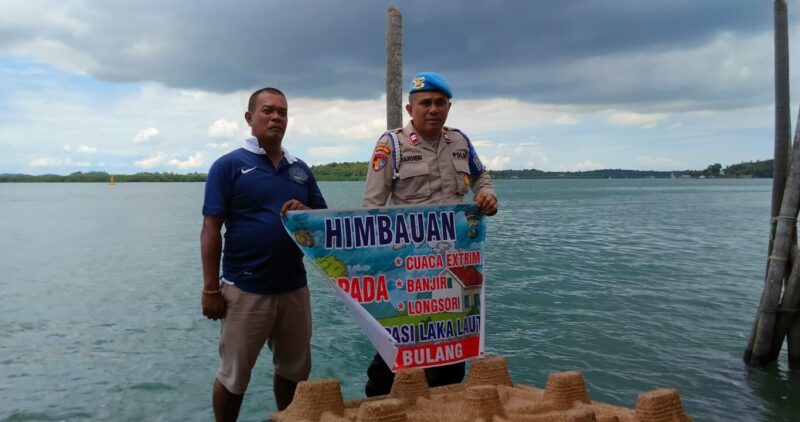 Cuaca Ekstrem, Penambang dan Penumpang Boat Pancung Wajib Kenakan Life ...