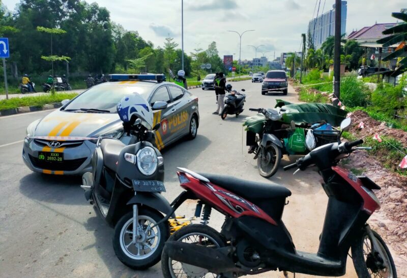 Jasad Sugiyono Ditemukan Tergeletak di Becak Motor – Metropolis
