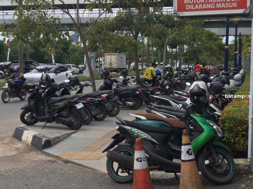 Marak Parkir Liar di Trotoar dan Truk Overload, Ini Kata Kadishub Batam ...