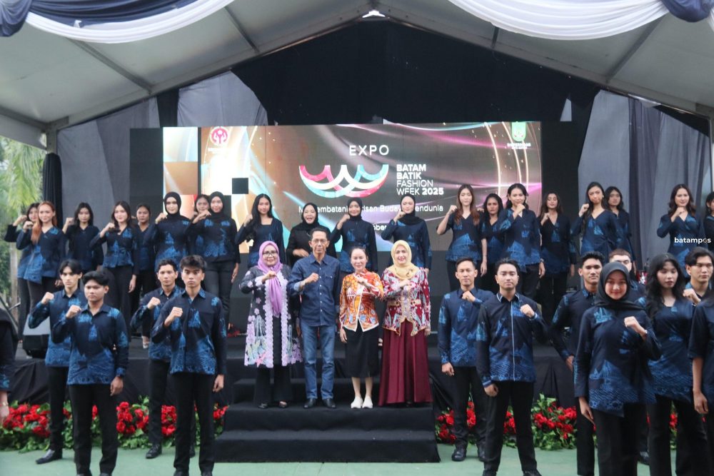 Batam Gelar Batik Fashion Week 2025, Angkat Citra Budaya di Kota Modern ...
